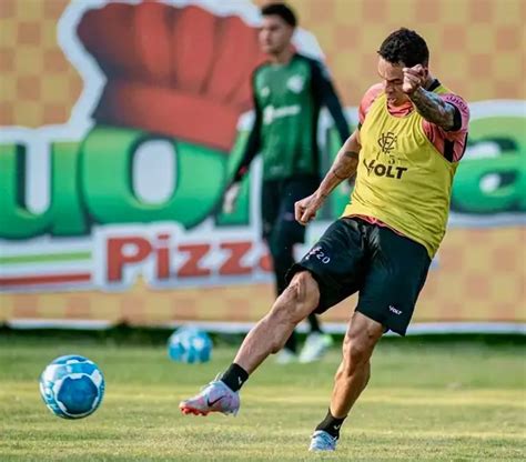 Vitória fecha preparação para pegar o Vila em jogo que pode confirmar