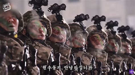 북한의 열병식 신형무기보다 군복이 우리에게 더욱 섬뜩한 이유 오펀 디스커스