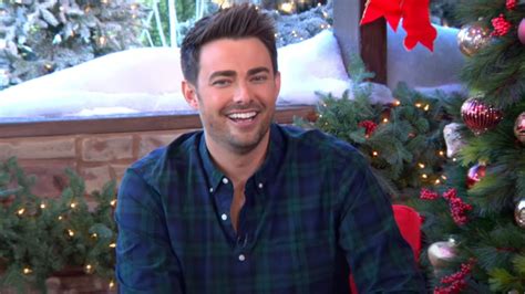 Amid Candace Cameron Bure Drama Hallmark S Jonathan Bennett Shares How
