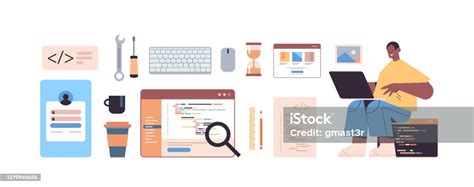 소프트웨어 및 프로그래밍 아이콘 세트의 프로그램 코드 개발을 만드는 랩톱을 사용하는 남성 웹 개발자 가공의 인물에 대한 스톡