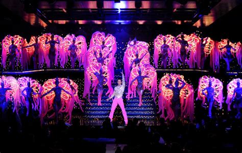 Moulin Rouge Paris France Cabaret Dancers Dancing Moulin Rouge
