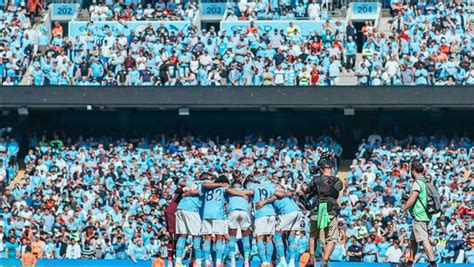 مانشستر سيتي يفوز على تشيلسي في ليلة التتويج بالدوري الإنجليزي
