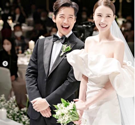 孔曉振南宮珉老婆3夢幻婚紗奢華婚鞋介紹IG澎袖白紗曝光這牌朴信惠也穿 LINE購物