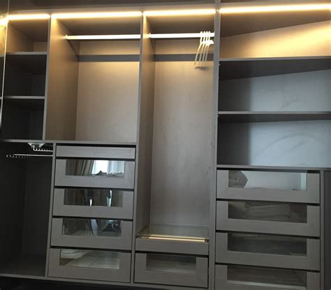вграден гардероб с чекмеджета Вградени гардероби Furnish Bg маг