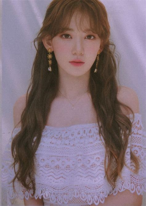 Miyawaki Sakura Graduation Visual Booklet Scan Pre Debut
