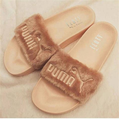 Δείτε αυτή τη φωτογραφία στο Instagram από nude goals Αρέσει σε Shoe boots Cute shoes
