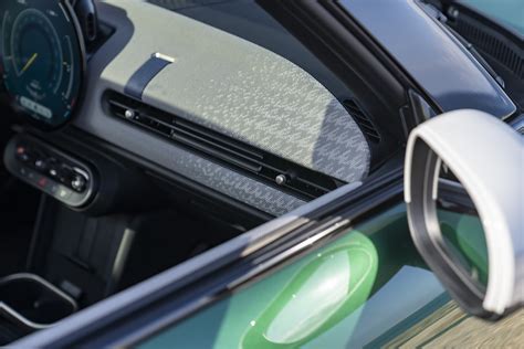 Mini Cooper C Offering In Car Gaming When Stationary Via Round Oled Display Autoevolution