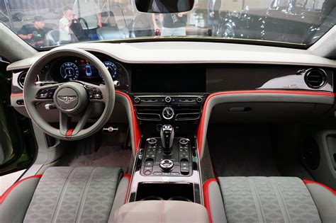 벤틀리 역사상 가장 강력한 플라잉스퍼 선봬 11년 만에 스피드 모델 귀환