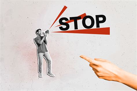 복합 3d 콜라주 트렌드 아트웍 템플릿 디자인 젊은이 보류 확성기 말한다 중지 의견 투표 지도자 배너 스트라이크 혁명 25 29세에 대한 스톡 사진 및 기타 이미지 Istock