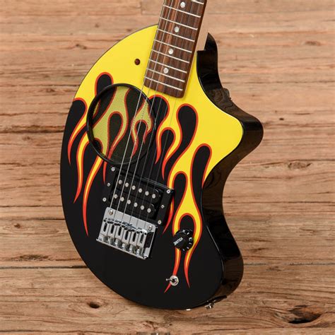 Fernandes Bean Shaped Travel Guitar Amp Black With Flames Chicago