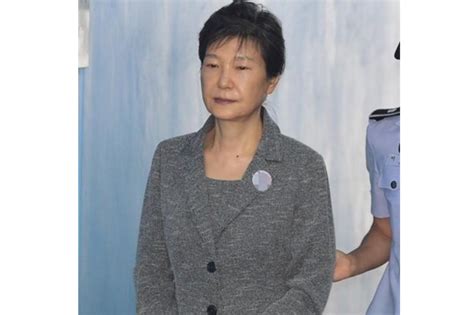 自由韩国党欲开除朴槿惠党籍还欲逼其自愿退党