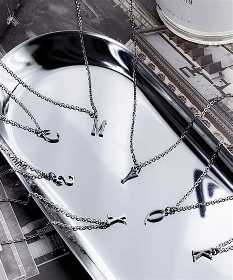 11할인자체제작 라인 이니셜 써지컬 목걸이 영어 영문 심플 알파벳 선물 우정템 커플템 에이블리