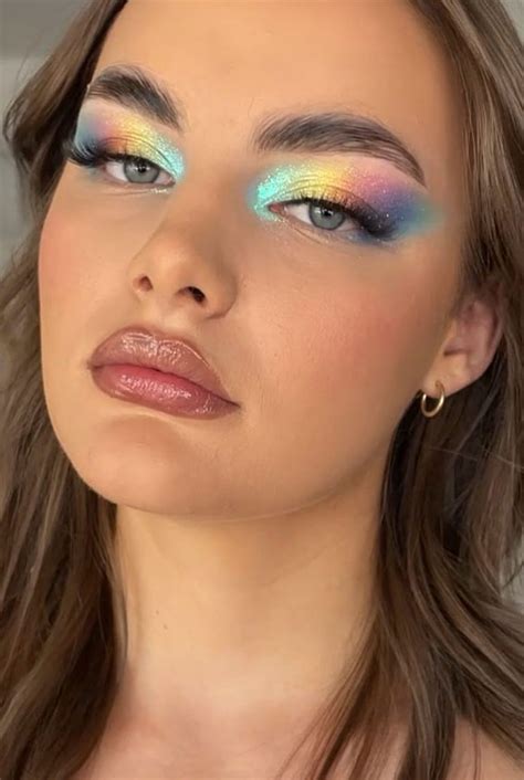 35 Festival Ready Makeup Inspirations