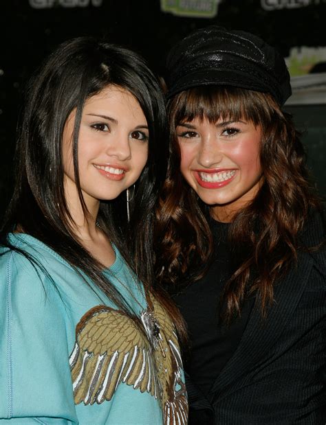 Selena Gomez And Demi Lovato Kissing