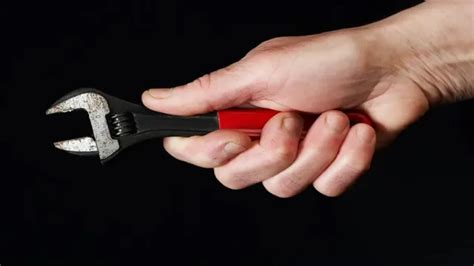 How To Use An Adjustable Wrench - A Comprehensive Guide For Beginners ...