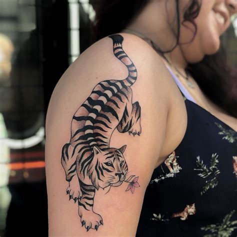 Tatuagem De Tigre Feminina 70 Ideias Incríveis Para Despertar A Coragem