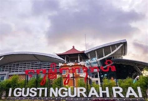 Mahasiswa Ini Bugil Di Bandara Diduga Depresi Judi Online Rencananya