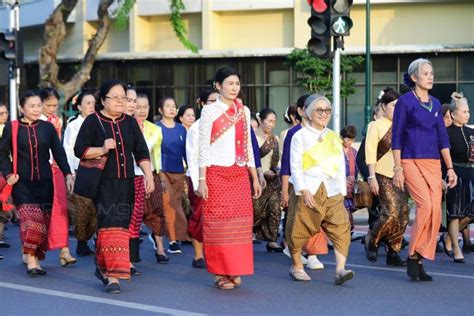 นายกฯ ร่วมพิธีรับพระเขี้ยวแก้วจากจีน ประดิษฐาน ณ มณฑลพิธีท้องสนามหลวง