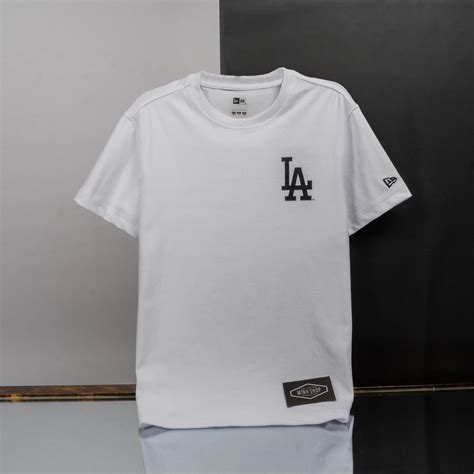 Chia sẻ với hơn 68 về tee new era x MLB cdgdbentre edu vn