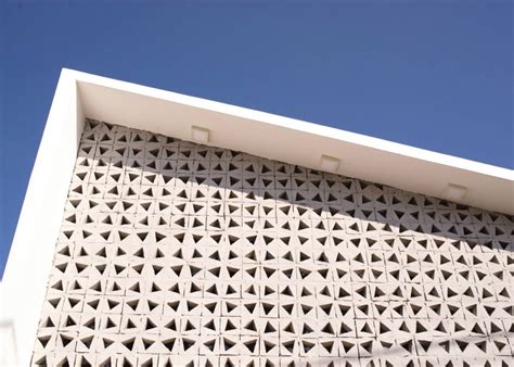 Khuôn Studios Kontum House Has Handmade Concrete Facade