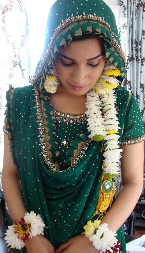 A Gajra Can Up Your Style Quotient India S Wedding Blog