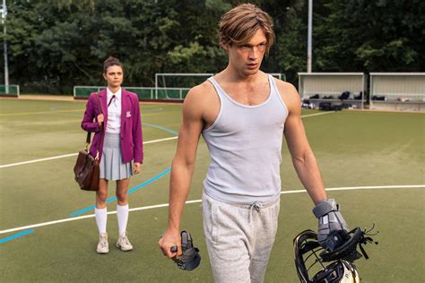 Если ты смотрел Элиту и Skam тебе точно понравится новый сериал