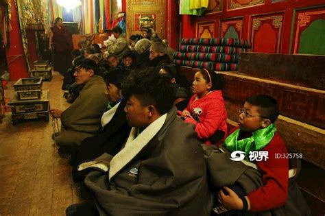 阿坝县苯教郎依寺辩经 图片 轩视界