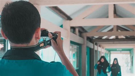 Kasus Siswi Dipaksa Pakai Jilbab KPAI Temukan Aturan Seragam SMAN 1