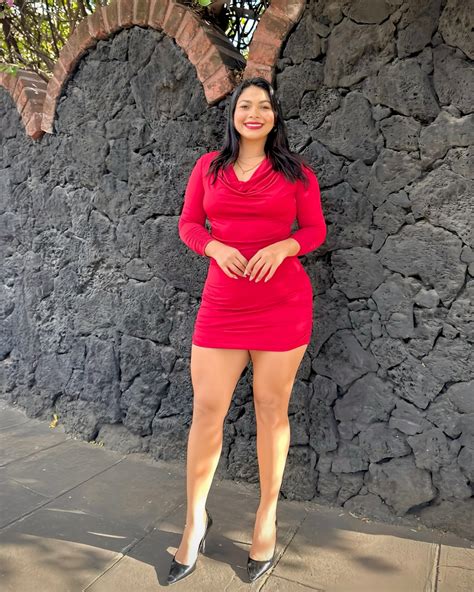 𝐒𝐎𝐍𝐈𝐀 𝐔𝐌𝐀𝐍𝐙𝐎𝐑 ♡︎ ️ ️ ️ Espero Hayan Tenido Un Hermoso Martes 🥰 Photography Photography