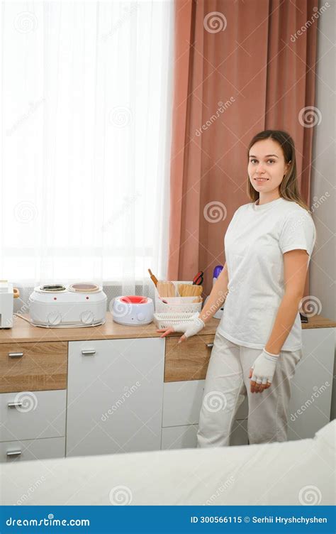 A Woman A Depilation Master Beauty Salon Worker Stock Image Image