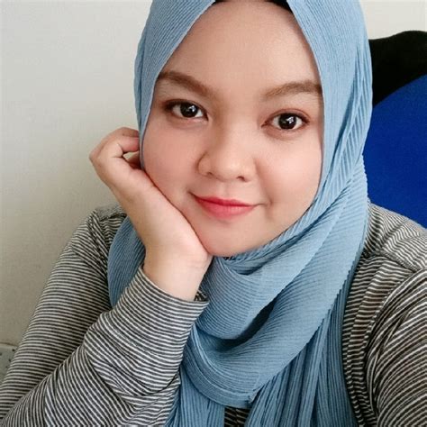 Farhana Nabila Mohd Fauzi Call Center Telemarketer Daythree Linkedin