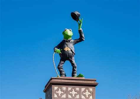 Estatua De Jim Henson Kermit