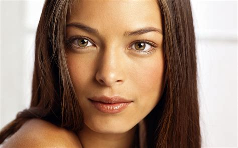 Kristin Kreuk Wallpaper X