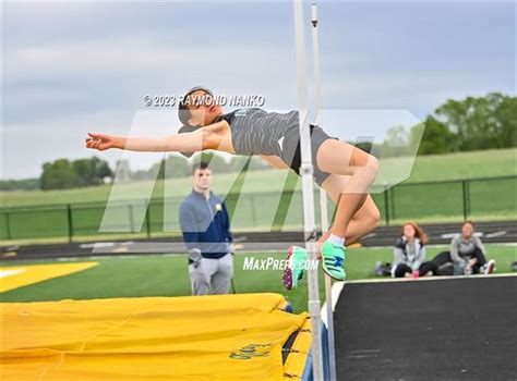 Photo 8 In The Ihsaa Sectional 17 High Jump Photo Gallery 115 Photos