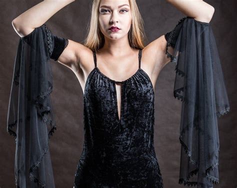 Elegant Gothic Vampire Costume Victorian Evening Glones Glamour Long