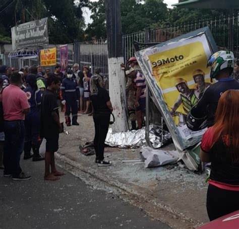 Carro Invade Ponto De ônibus E Mata Mulher Esmagada Em Manaus