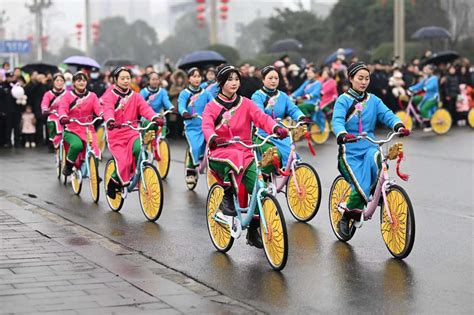 迎春图开启真人巡游 第二十三届绵竹年画节开幕看点足 四川在线