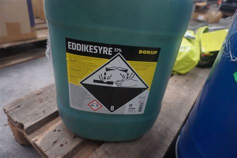20 L Eddikesyre 32 Og 1 Tønde White Sprit 15 Kj Auktion