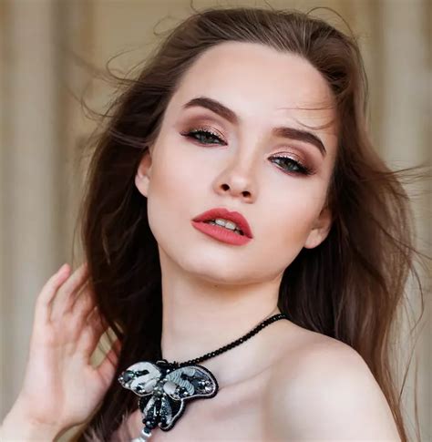 Нежный макияж | Makeup blogger, Best makeup products, Makeup store