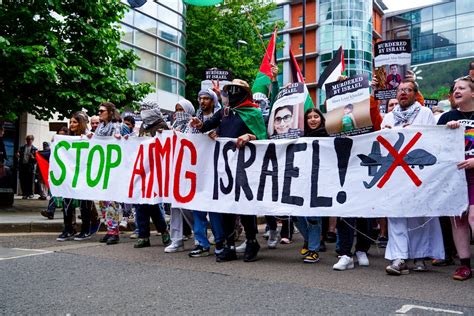 거리 시위 결속 공개 항의 국제 문제 군중 글로벌 이슈 기본적인 도시 설정 맨체스터 맨체스터 시위 목소리