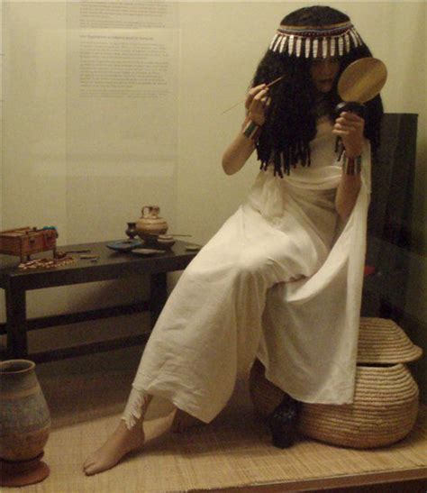 ТУАЛЕТ ДРЕВНЕЙ ЕГИПТЯНКИ | Egyptian fashion, Egyptian wig, Egyptian ...