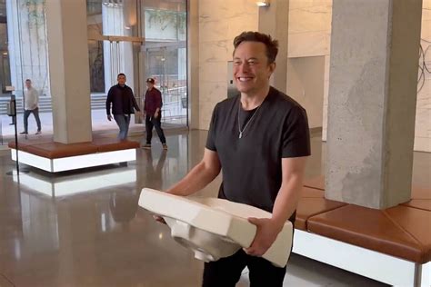 Elon Musk Monta Un Circo Y Le Crecen Los Enanos El Ex Ceo De Twitter