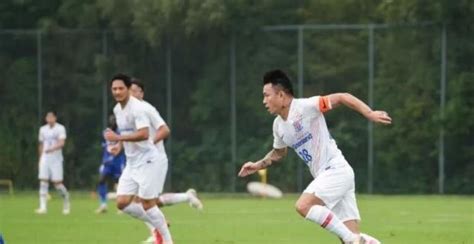 曹赟定已于今天前往医院拍片检查，伤情比预想的还要严重腾讯新闻