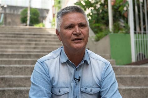 Professor Elson Pereira Medium