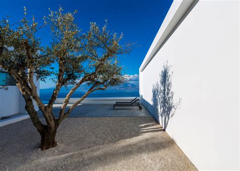 Olivier Dwek Uses White Walls To Frame Ionian Sea Views