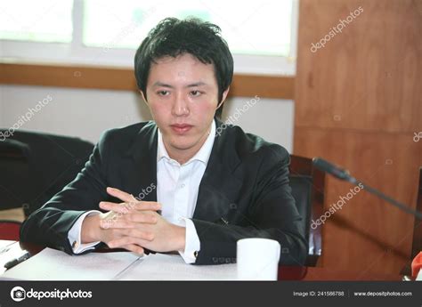 Chinese Pianist Yundi Reacts Chongqing Meeting Chinese Peoples