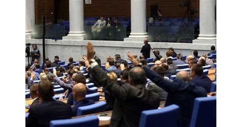 Комисия гледа правилника на НС днес “Възраждане” иска и ДПС на Пеевски