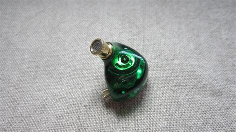 Photographed (And FR Graphed): TRN-STM Earphone • Music For The Masses