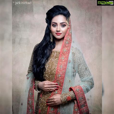 Vidhya Instagram 😊😬 📸 Jack Michael 1 💄 Vijiknr 👗 Thedressshopchennai 💍 Houseofkalart