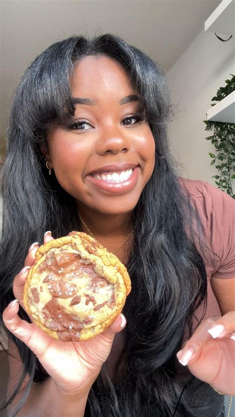 Bakery Style Chocolate Chip Cookies Video Easy Baking Recipes